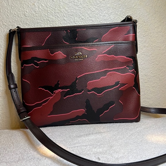 Bags | Coach Medium Bag | Poshmark
